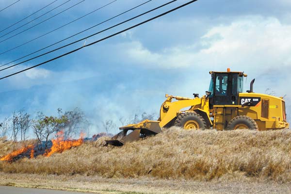Crews battle new Pulehu fire | News, Sports, Jobs - Maui News